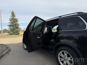 Black Volvo XC90 2004 in Cesis, with an engine capacity of 2.40 L and mileage of 0 thousand km for 3400 €, photo 12 on AUTOMOTO.COM.LV