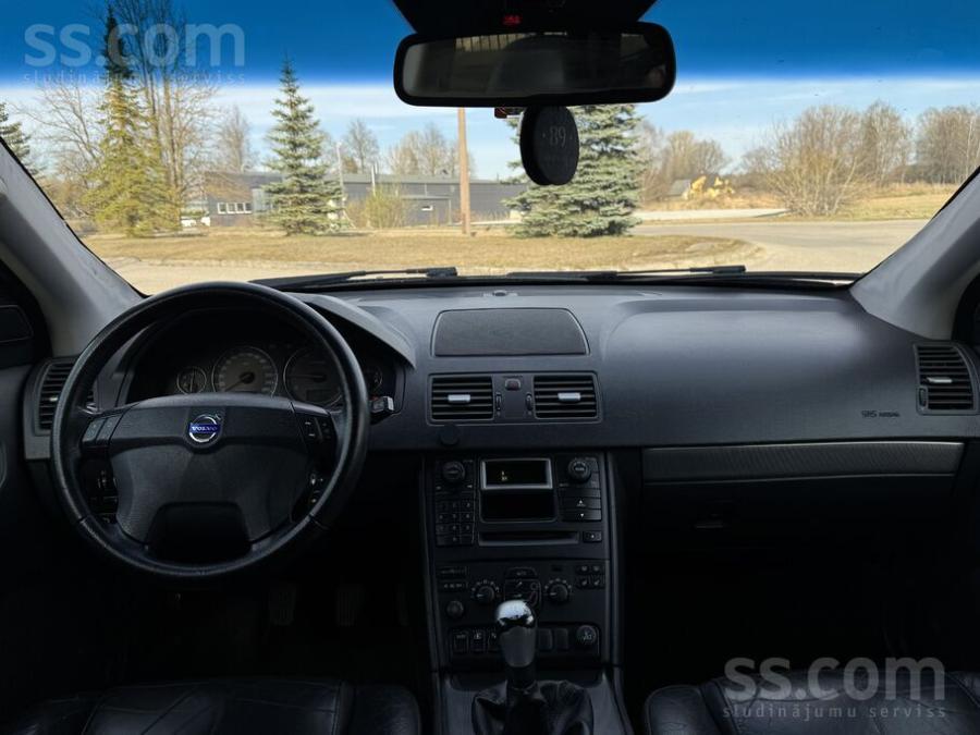 Black Volvo XC90 2004 in Cesis, with an engine capacity of 2.40 L and mileage of 0 thousand km for 3400 €, photo 16 on AUTOMOTO.COM.LV