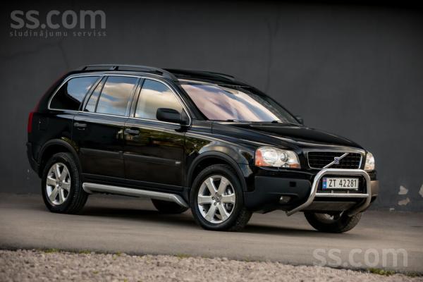 Melns Volvo XC90 2004 Jelgava, ar dzinēja tilpumu 2.40 L un nobraukumu 266 tūkst. km par 4800 €, foto 1 vietnē AUTOMOTO.COM.LV