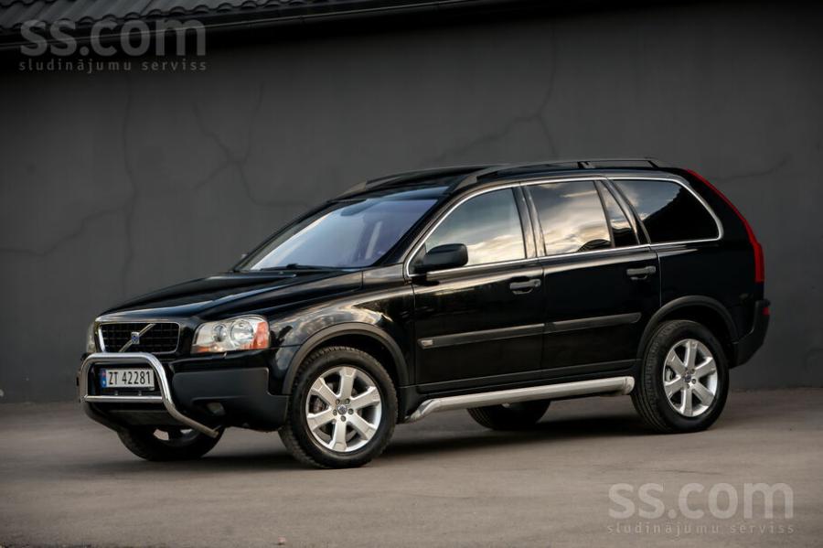 Black Volvo XC90 2004 in Jelgava, with an engine capacity of 2.40 L and mileage of 266 thousand km for 4800 €, photo 3 on AUTOMOTO.COM.LV