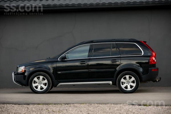 Melns Volvo XC90 2004 Jelgava, ar dzinēja tilpumu 2.40 L un nobraukumu 266 tūkst. km par 4800 €, foto 4 vietnē AUTOMOTO.COM.LV