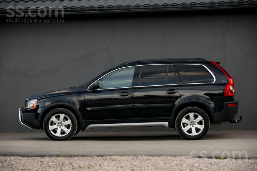 Black Volvo XC90 2004 in Jelgava, with an engine capacity of 2.40 L and mileage of 266 thousand km for 4800 €, photo 5 on AUTOMOTO.COM.LV