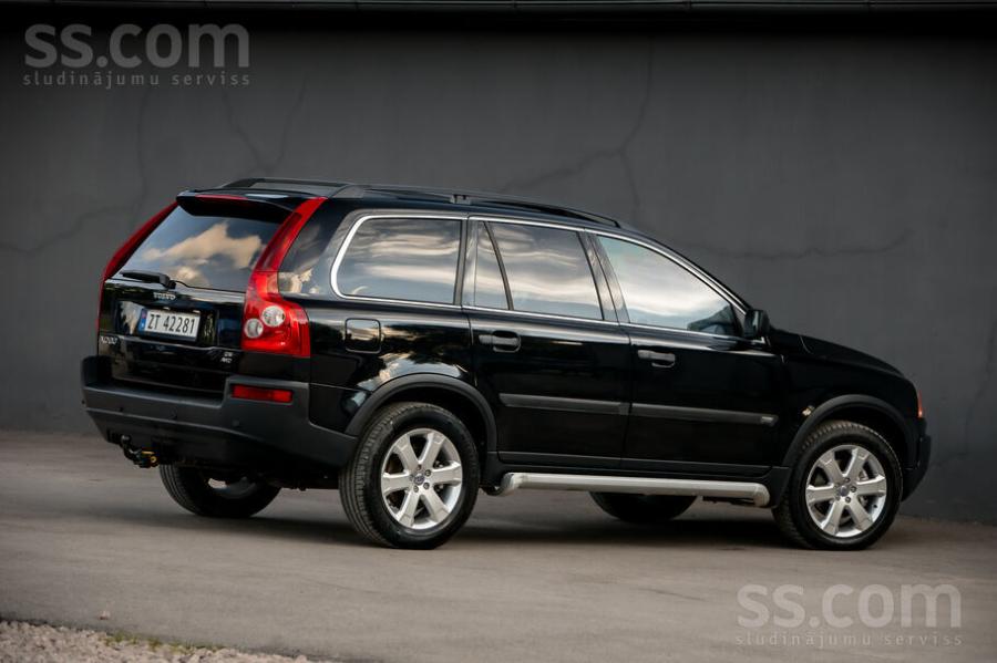 Black Volvo XC90 2004 in Jelgava, with an engine capacity of 2.40 L and mileage of 266 thousand km for 4800 €, photo 6 on AUTOMOTO.COM.LV
