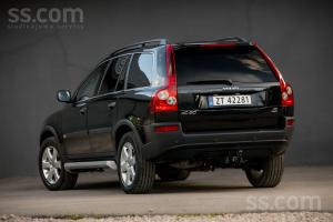 Black Volvo XC90 2004 in Jelgava, with an engine capacity of 2.40 L and mileage of 266 thousand km for 4800 €, photo 7 on AUTOMOTO.COM.LV