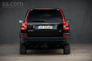 Black Volvo XC90 2004 in Jelgava, with an engine capacity of 2.40 L and mileage of 266 thousand km for 4800 €, photo 8 on AUTOMOTO.COM.LV