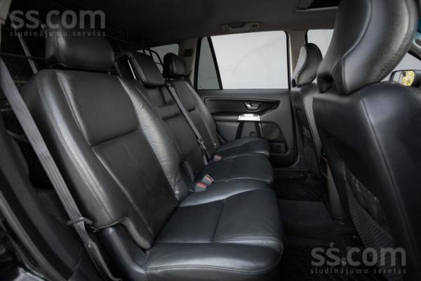 Melns Volvo XC90 2004 Jelgava, ar dzinēja tilpumu 2.40 L un nobraukumu 266 tūkst. km par 4800 €, foto 10 vietnē AUTOMOTO.COM.LV