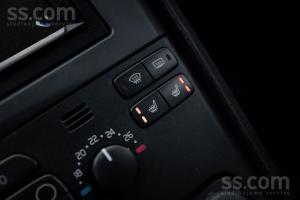 Black Volvo XC90 2004 in Jelgava, with an engine capacity of 2.40 L and mileage of 266 thousand km for 4800 €, photo 13 on AUTOMOTO.COM.LV