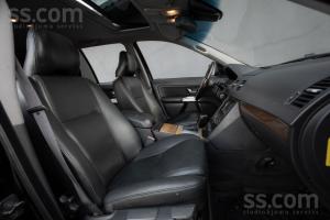 Black Volvo XC90 2004 in Jelgava, with an engine capacity of 2.40 L and mileage of 266 thousand km for 4800 €, photo 18 on AUTOMOTO.COM.LV