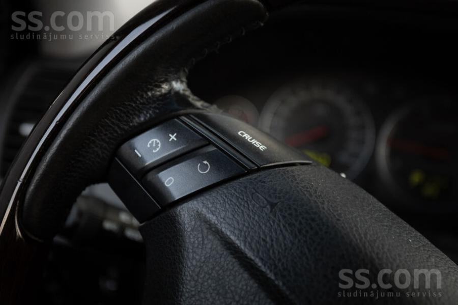 Black Volvo XC90 2004 in Jelgava, with an engine capacity of 2.40 L and mileage of 266 thousand km for 4800 €, photo 20 on AUTOMOTO.COM.LV