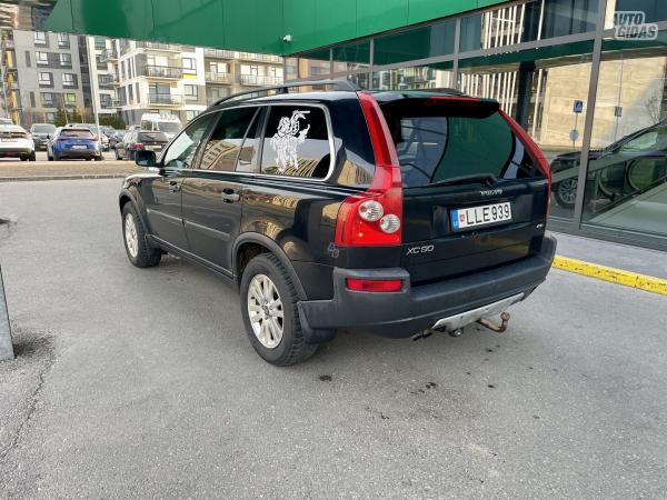 Black Volvo XC90 2004 in Vilnius, with an engine capacity of 2.40 L and mileage of 433 thousand km for 2900 €, photo 4 on AUTOMOTO.COM.LV