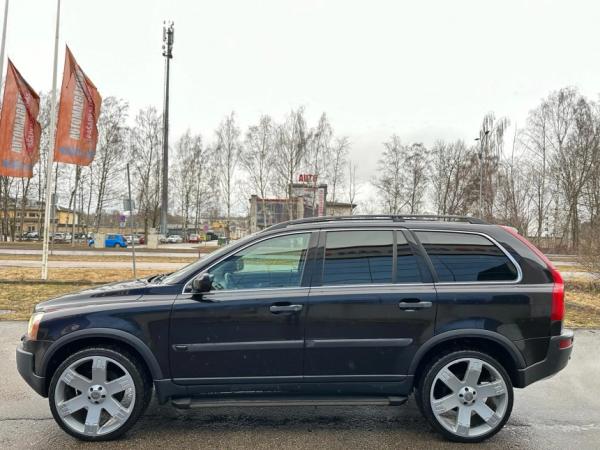 Black Volvo XC90 2004 in Riga, with an engine capacity of 2.40 L and mileage of 315 thousand km for 3690 €, photo 3 on AUTOMOTO.COM.LV