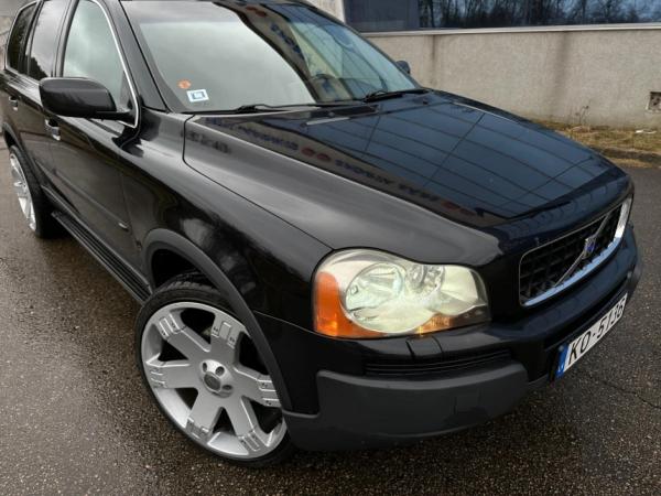 Black Volvo XC90 2004 in Riga, with an engine capacity of 2.40 L and mileage of 315 thousand km for 3690 €, photo 1 on AUTOMOTO.COM.LV