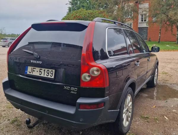 Melns Volvo XC90 2004 Grobiņa, ar dzinēja tilpumu 2.40 L un nobraukumu 334 tūkst. km par 3350 €, foto 3 vietnē AUTOMOTO.COM.LV