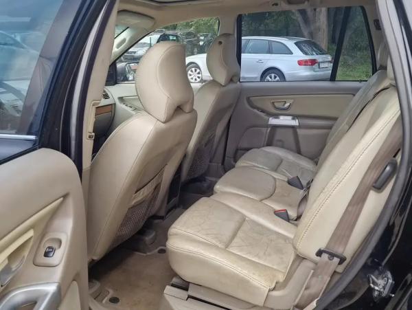 Melns Volvo XC90 2004 Grobiņa, ar dzinēja tilpumu 2.40 L un nobraukumu 334 tūkst. km par 3350 €, foto 5 vietnē AUTOMOTO.COM.LV