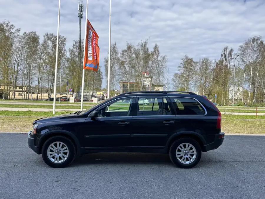 Black Volvo XC90 2004 in Riga, with an engine capacity of 2.40 L and mileage of 373 thousand km for 2990 €, photo 4 on AUTOMOTO.COM.LV