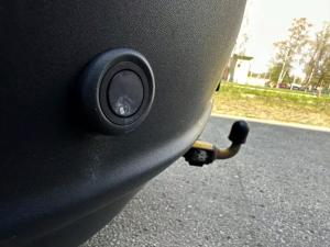 Black Volvo XC90 2004 in Riga, with an engine capacity of 2.40 L and mileage of 373 thousand km for 2990 €, photo 6 on AUTOMOTO.COM.LV