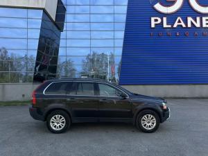 Black Volvo XC90 2004 in Riga, with an engine capacity of 2.40 L and mileage of 373 thousand km for 2990 €, photo 13 on AUTOMOTO.COM.LV