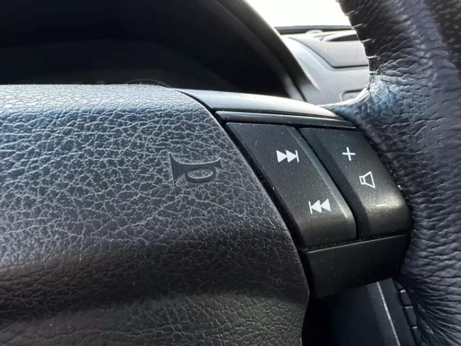 Black Volvo XC90 2004 in Riga, with an engine capacity of 2.40 L and mileage of 373 thousand km for 2990 €, photo 24 on AUTOMOTO.COM.LV
