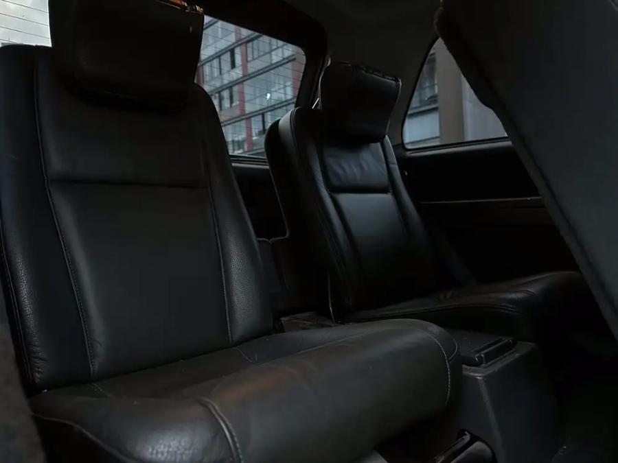 Black Volvo XC90 2004 in Riga, with an engine capacity of 2.40 L and mileage of 406 thousand km for 3690 €, photo 10 on AUTOMOTO.COM.LV