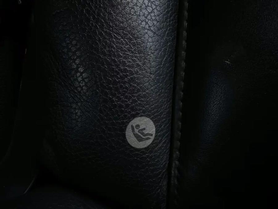 Black Volvo XC90 2004 in Riga, with an engine capacity of 2.40 L and mileage of 406 thousand km for 3690 €, photo 14 on AUTOMOTO.COM.LV