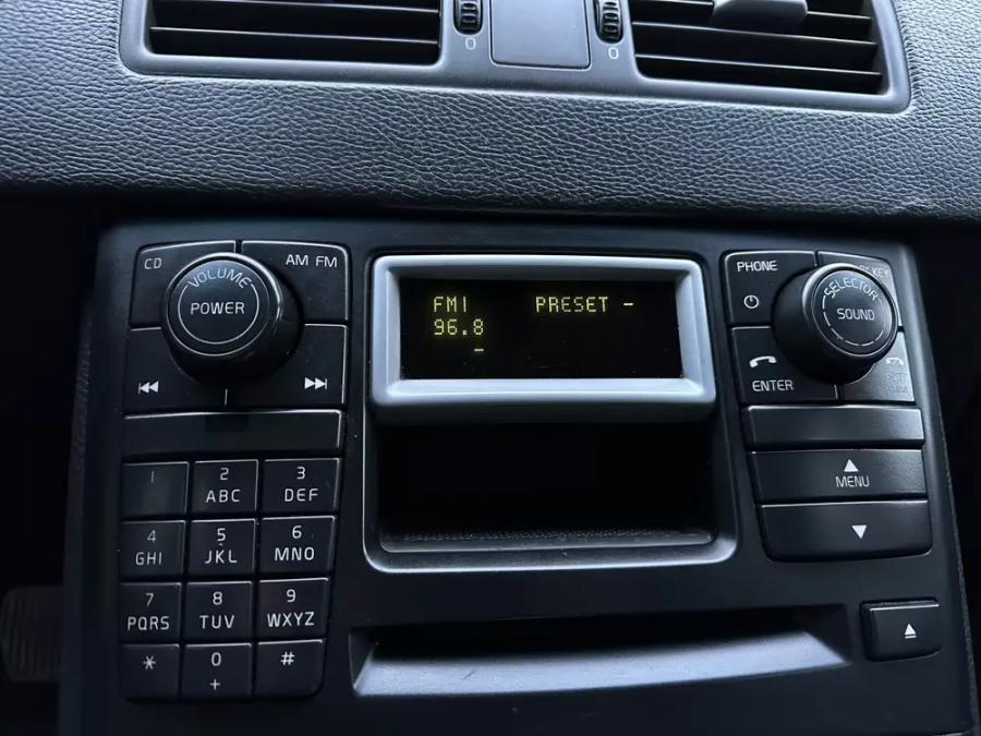 Black Volvo XC90 2004 in Riga, with an engine capacity of 2.40 L and mileage of 406 thousand km for 3690 €, photo 17 on AUTOMOTO.COM.LV
