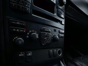 Black Volvo XC90 2004 in Riga, with an engine capacity of 2.40 L and mileage of 406 thousand km for 3690 €, photo 18 on AUTOMOTO.COM.LV