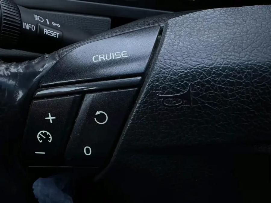 Black Volvo XC90 2004 in Riga, with an engine capacity of 2.40 L and mileage of 406 thousand km for 3690 €, photo 21 on AUTOMOTO.COM.LV