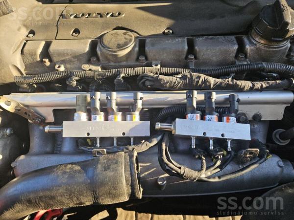 Melns Volvo XC90 2004 Rīga, ar dzinēja tilpumu 2.90 L un nobraukumu 309 tūkst. km par 3329 €, foto 5 vietnē AUTOMOTO.COM.LV