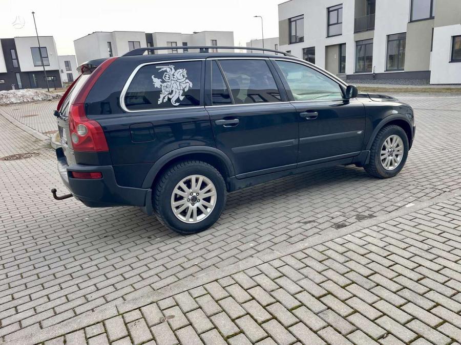 Black Volvo XC90 2004 in Vilnius, with an engine capacity of 2.40 L and mileage of 433 thousand km for 2900 €, photo 7 on AUTOMOTO.COM.LV