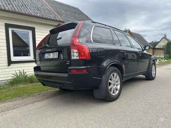 Black Volvo XC90 2004 in Rokiskis, with an engine capacity of 2.40 L and mileage of 327 thousand km for 2800 €, photo 2 on AUTOMOTO.COM.LV