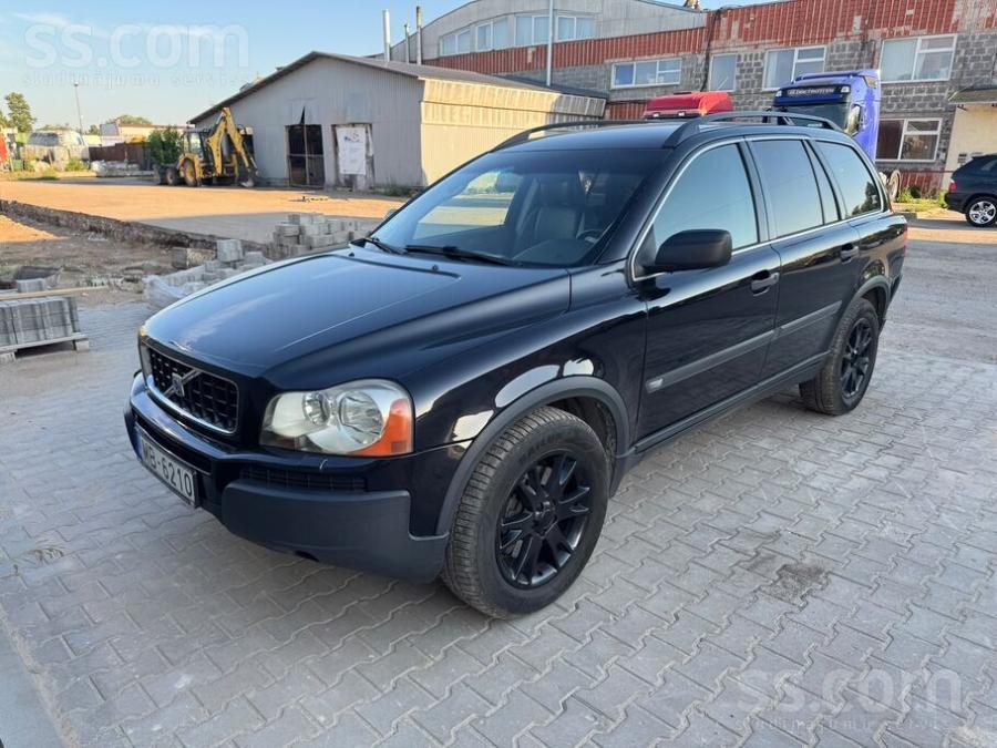 Black Volvo XC90 2004 in Riga, with an engine capacity of 2.40 L and mileage of 279 thousand km for 4000 €, photo 1 on AUTOMOTO.COM.LV