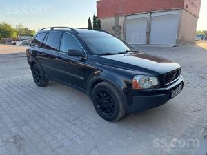 Black Volvo XC90 2004 in Riga, with an engine capacity of 2.40 L and mileage of 279 thousand km for 4000 €, photo 3 on AUTOMOTO.COM.LV