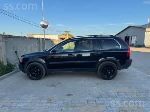 Black Volvo XC90 2004 in Riga, with an engine capacity of 2.40 L and mileage of 279 thousand km for 4000 €, photo 6 on AUTOMOTO.COM.LV