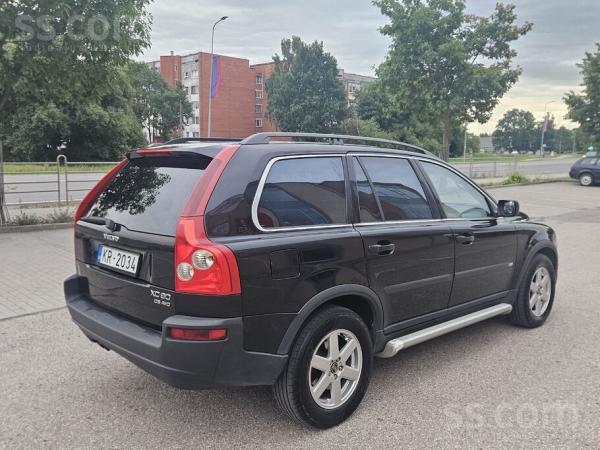 Melns Volvo XC90 2004 Jelgava, ar dzinēja tilpumu 2.40 L un nobraukumu 298 tūkst. km par 3300 €, foto 3 vietnē AUTOMOTO.COM.LV