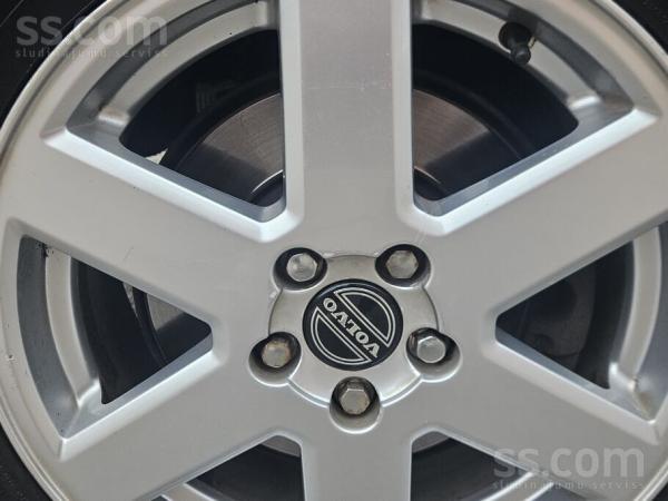 Melns Volvo XC90 2004 Jelgava, ar dzinēja tilpumu 2.40 L un nobraukumu 298 tūkst. km par 3300 €, foto 5 vietnē AUTOMOTO.COM.LV