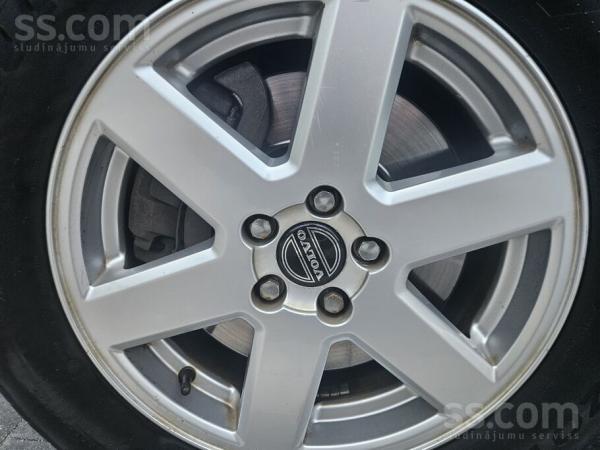 Melns Volvo XC90 2004 Jelgava, ar dzinēja tilpumu 2.40 L un nobraukumu 298 tūkst. km par 3300 €, foto 6 vietnē AUTOMOTO.COM.LV