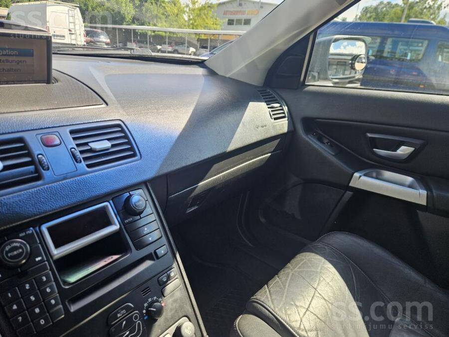 Черный Вольво ХС90 2004 в Елгава, объемом двигателя 2.40 л и пробегом 298 тыс. км за 3300 €, фото 10 на AUTOMOTO.COM.LV