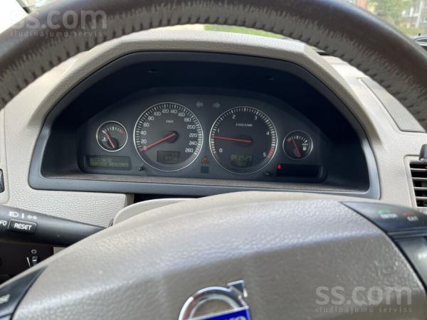 Melns Volvo XC90 2004 Rēzekne, ar dzinēja tilpumu 2.40 L un nobraukumu 445 tūkst. km par 1400 €, foto 2 vietnē AUTOMOTO.COM.LV