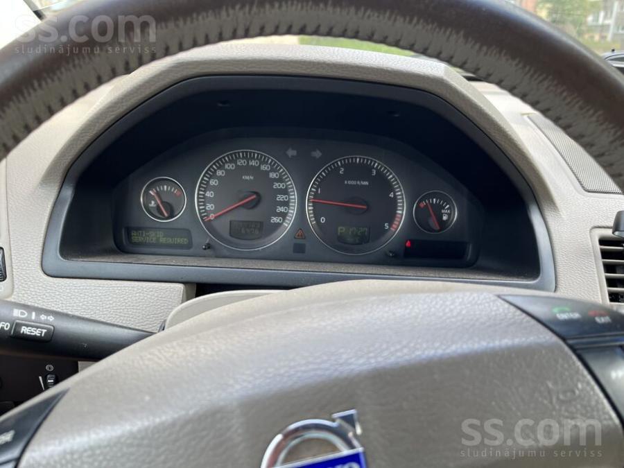 Melns Volvo XC90 2004 Rēzekne, ar dzinēja tilpumu 2.40 L un nobraukumu 445 tūkst. km par 1400 €, foto 3 vietnē AUTOMOTO.COM.LV