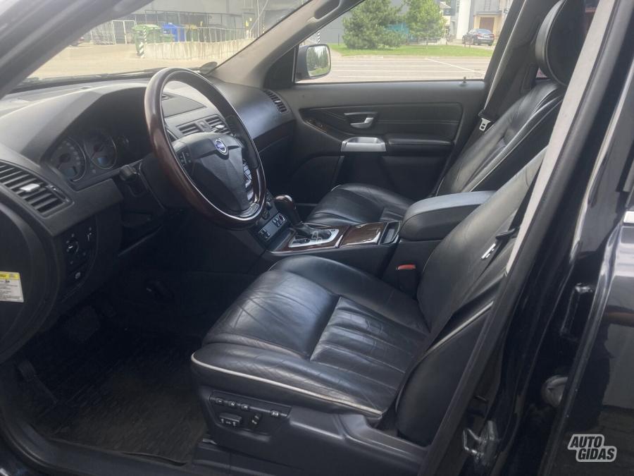 Melns Volvo XC90 2004 Marijampole, ar dzinēja tilpumu 2.40 L un nobraukumu 280 tūkst. km par 3899 €, foto 12 vietnē AUTOMOTO.COM.LV