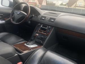 Melns Volvo XC90 2004 Marijampole, ar dzinēja tilpumu 2.40 L un nobraukumu 280 tūkst. km par 3899 €, foto 20 vietnē AUTOMOTO.COM.LV