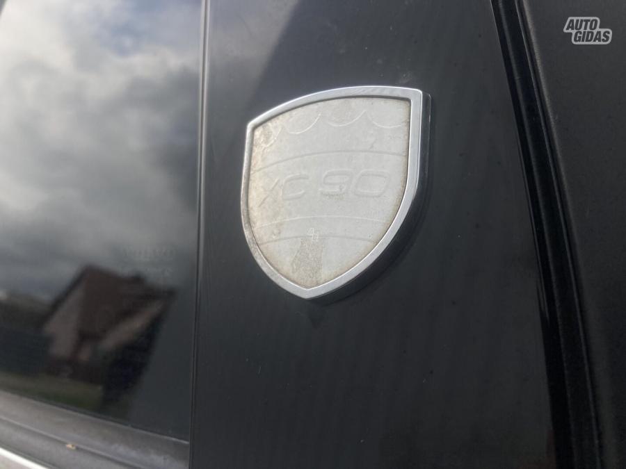 Melns Volvo XC90 2004 Marijampole, ar dzinēja tilpumu 2.40 L un nobraukumu 280 tūkst. km par 3899 €, foto 34 vietnē AUTOMOTO.COM.LV