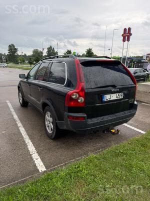 Black Volvo XC90 2004 in Jelgava, with an engine capacity of 2.40 L and mileage of 360 thousand km for 3100 €, photo 5 on AUTOMOTO.COM.LV