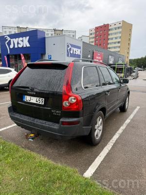 Black Volvo XC90 2004 in Jelgava, with an engine capacity of 2.40 L and mileage of 360 thousand km for 3100 €, photo 7 on AUTOMOTO.COM.LV