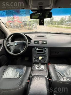 Black Volvo XC90 2004 in Jelgava, with an engine capacity of 2.40 L and mileage of 360 thousand km for 3100 €, photo 10 on AUTOMOTO.COM.LV