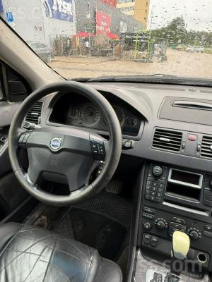 Black Volvo XC90 2004 in Jelgava, with an engine capacity of 2.40 L and mileage of 360 thousand km for 3100 €, photo 11 on AUTOMOTO.COM.LV