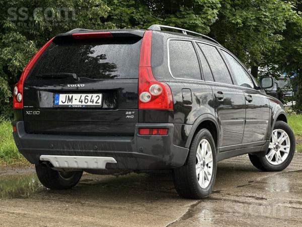 Black Volvo XC90 2004 in Riga, with an engine capacity of 2.50 L and mileage of 434 thousand km for 3600 €, photo 3 on AUTOMOTO.COM.LV