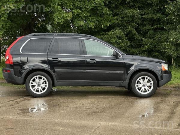 Black Volvo XC90 2004 in Riga, with an engine capacity of 2.50 L and mileage of 434 thousand km for 3600 €, photo 5 on AUTOMOTO.COM.LV