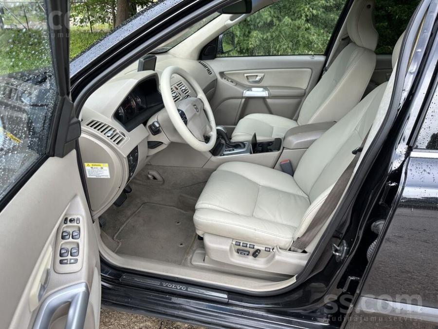 Melns Volvo XC90 2004 Rīga, ar dzinēja tilpumu 2.50 L un nobraukumu 434 tūkst. km par 3600 €, foto 9 vietnē AUTOMOTO.COM.LV