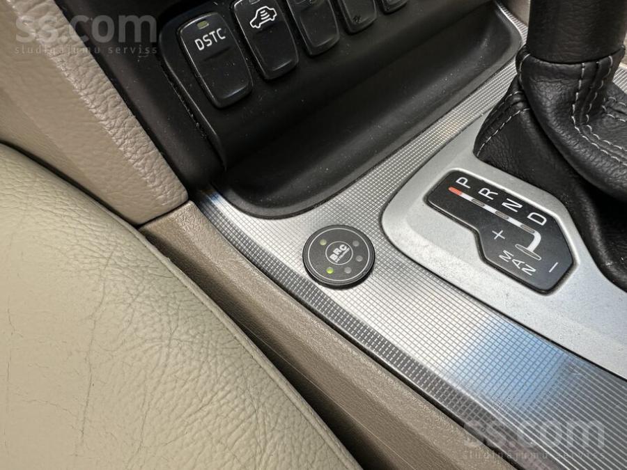 Melns Volvo XC90 2004 Rīga, ar dzinēja tilpumu 2.50 L un nobraukumu 434 tūkst. km par 3600 €, foto 14 vietnē AUTOMOTO.COM.LV